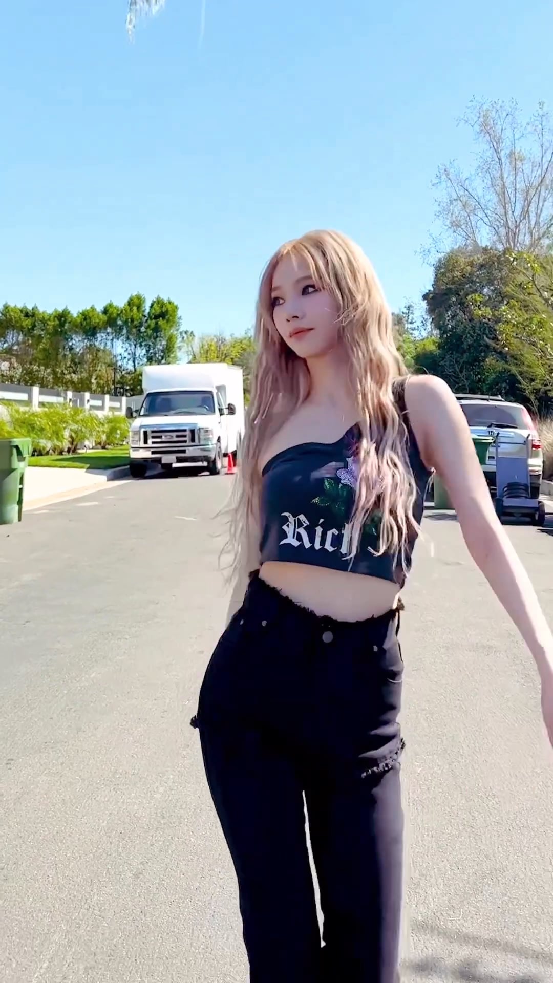 230511 aespa TikTok Update with Karina - AESPA CLUB