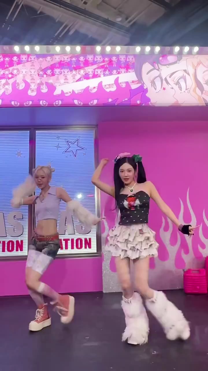 240709 aespa TikTok Update with Winter and Ningning - I’m a hot mess, hot mess 💓 - AESPA CLUB