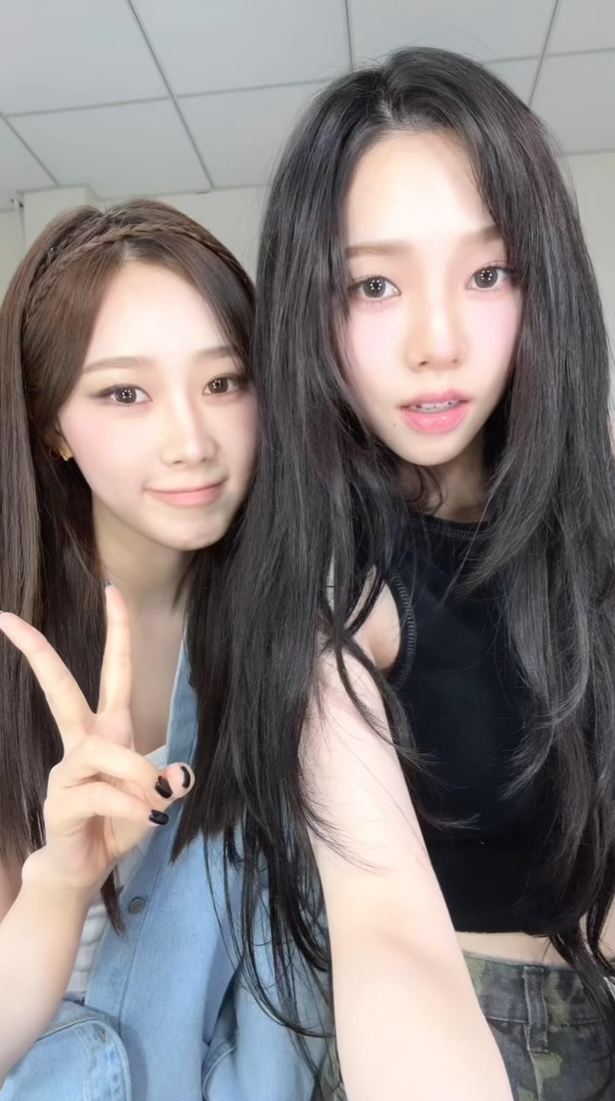240809 aespa TikTok Update with Giselle & Karina - Hold Up 🤚 - AESPA CLUB