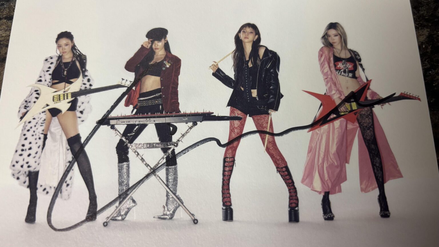 Signed Rich Man postcard. Whose sign is this? - AESPA CLUB